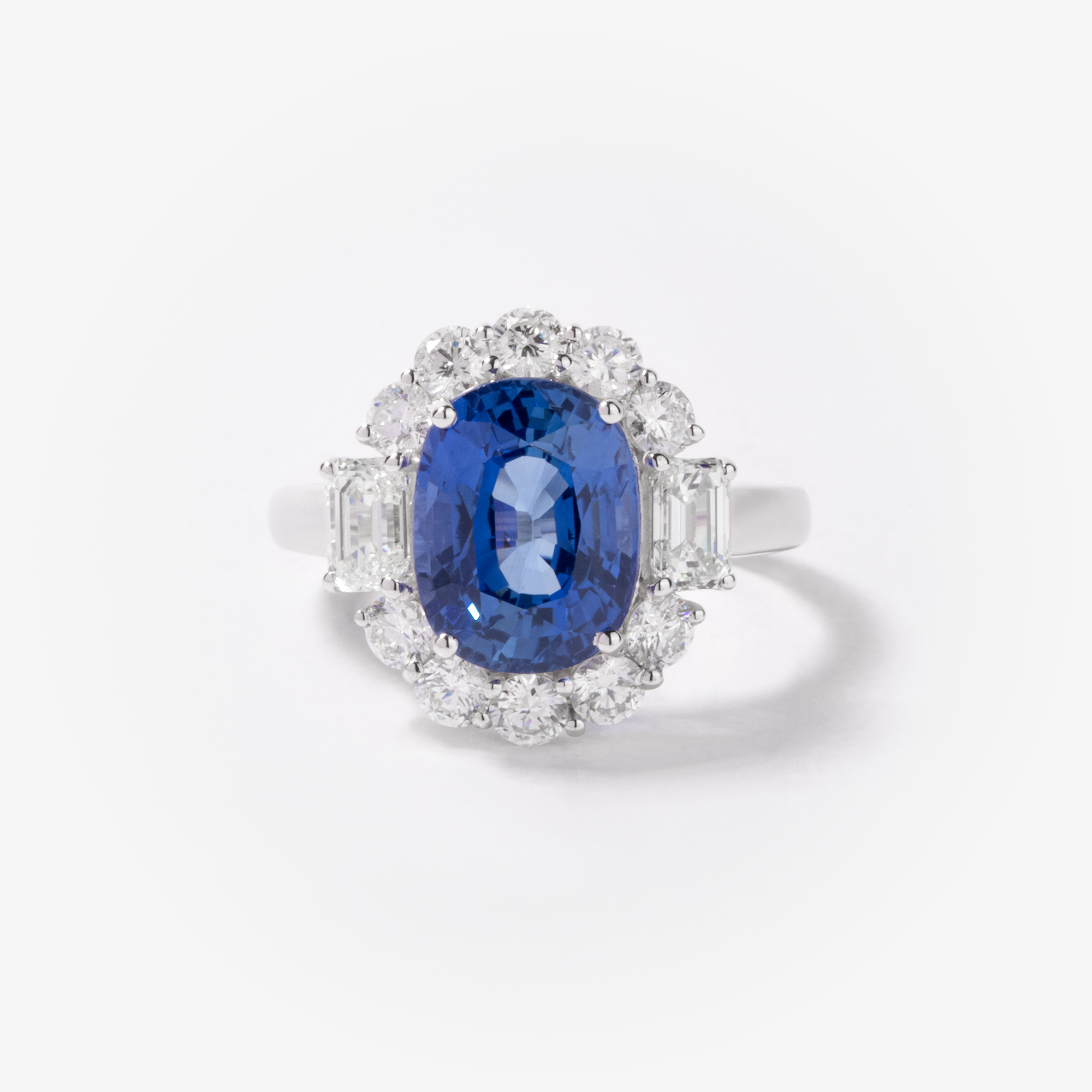 Classic sapphire oval rosette | Venetia Vildiridis E-Shop